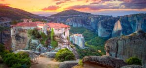 Meteora | Qué ver y cómo llegar a los monasterios en las nubes