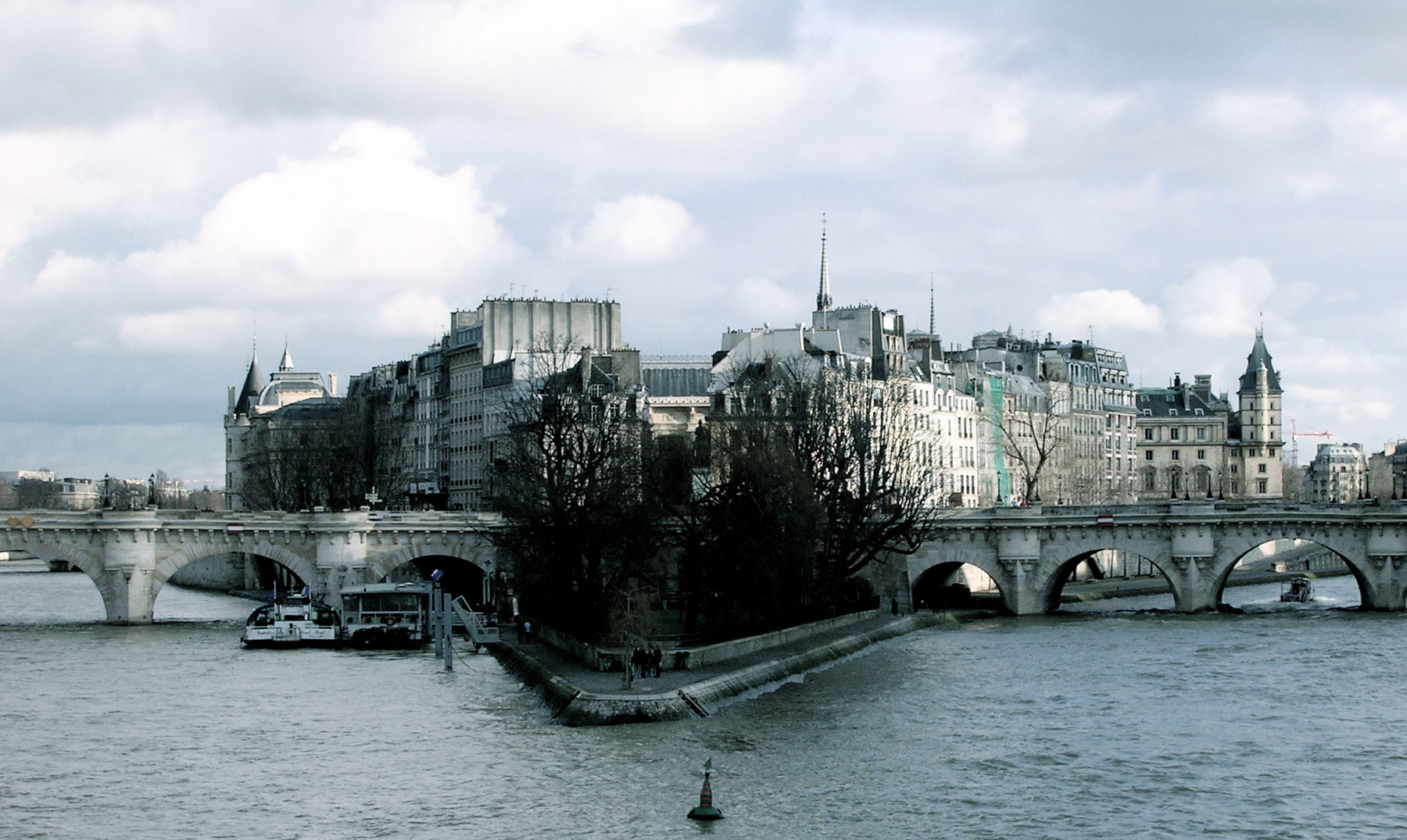Isla de la Cité, el lugar donde nació París - El Viajero Feliz