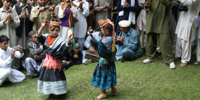 Las bellas personas de Kalash, Pakistán - El Viajero Feliz
