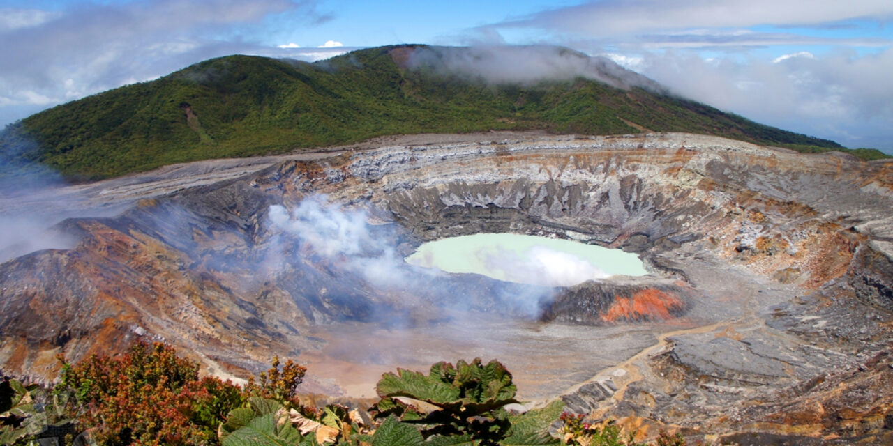 El increíble Parque Nacional Volcán Poás - El Viajero Feliz