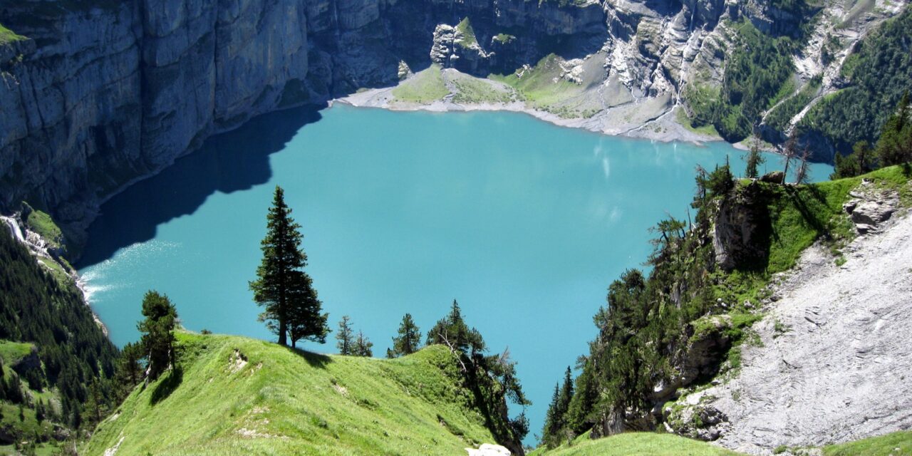 Lago Oeschinen, belleza bajo la montaña - El Viajero Feliz