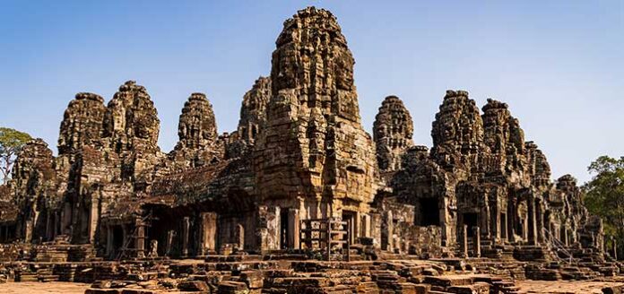 Templo de Bayón | Visita las sonrientes caras de piedra de Angkor